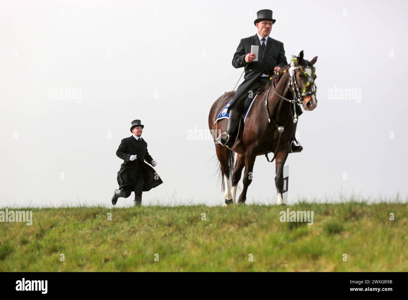Sorbische Osterreiter reiten an Ostersonntag 31.03.2024 von Ralbitz in ...