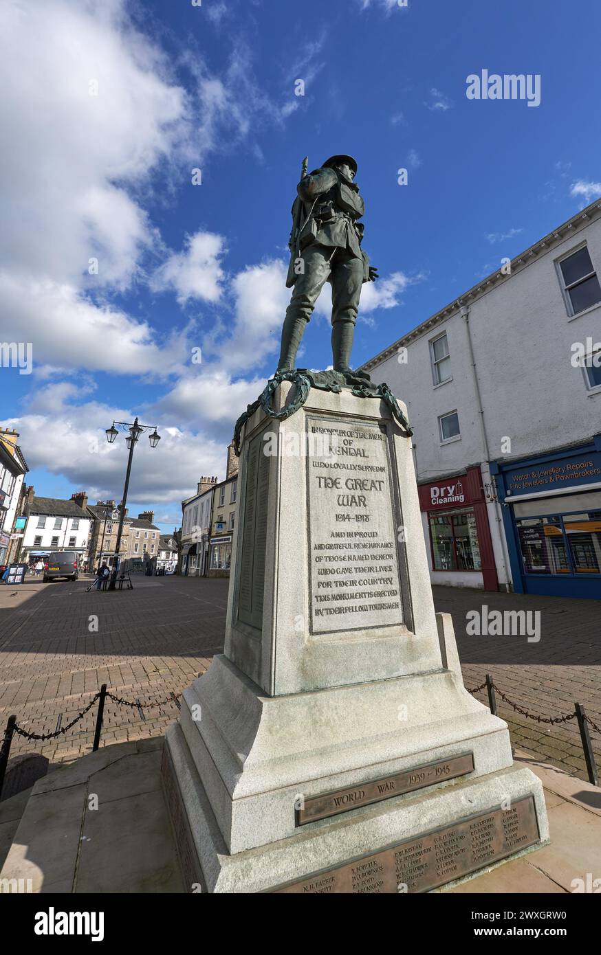 Solider war memorial statue in Kendal, UK Stock Photo - Alamy