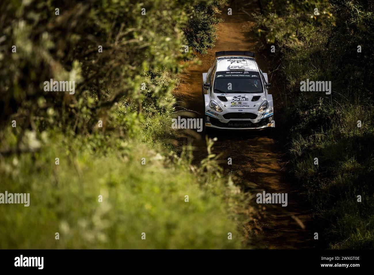 32 Georgios VASILAKIS, Nikolaos INTZOGLOU, Ford Fiesta Mk II Rally2 ...