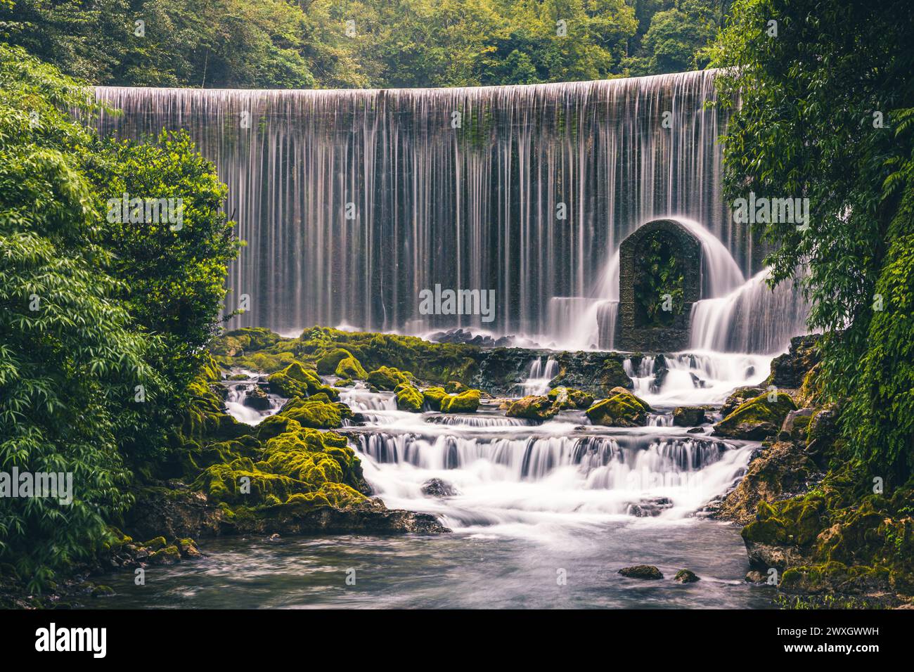 slow gate waterfall creek Stock Photo - Alamy