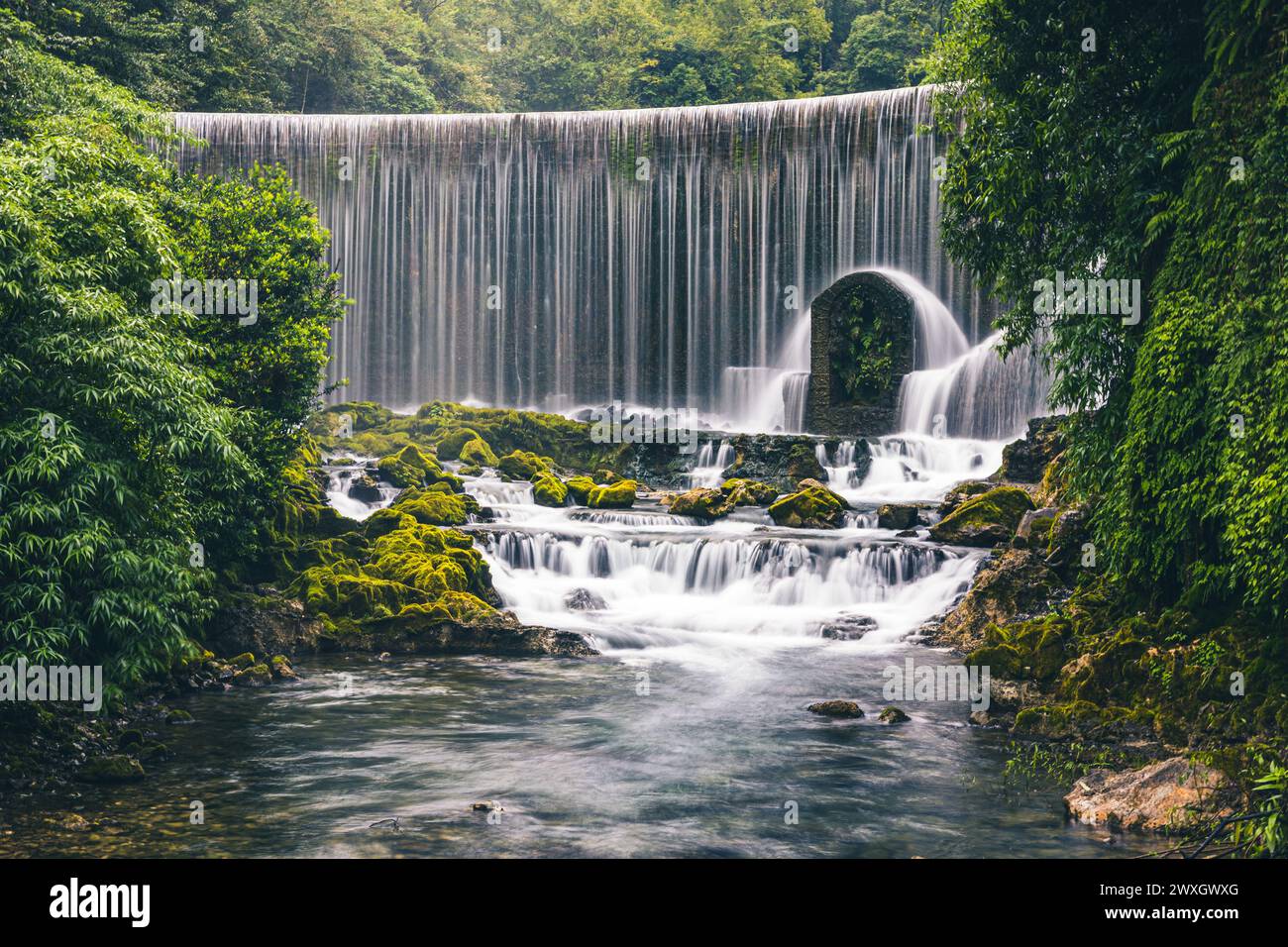 slow gate waterfall creek Stock Photo - Alamy
