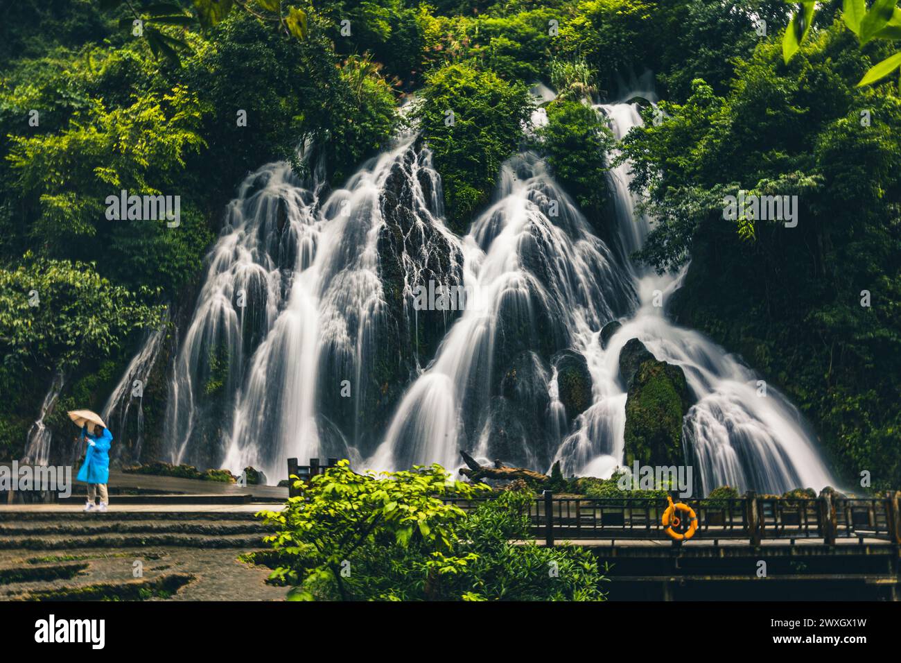 slow gate waterfall creek Stock Photo - Alamy