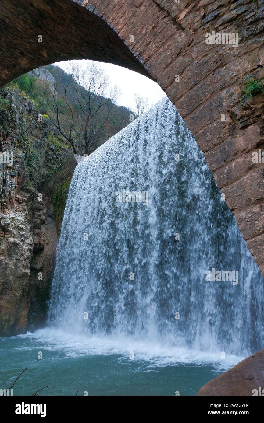 marvelous medieval stone bridge with two river waterfalls, Trikala ...