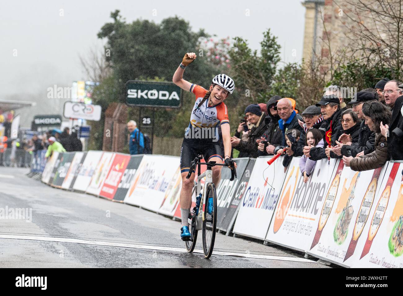 Lauren Stephens wins Stage 3 of the Tour de Normandie Féminin Stock ...