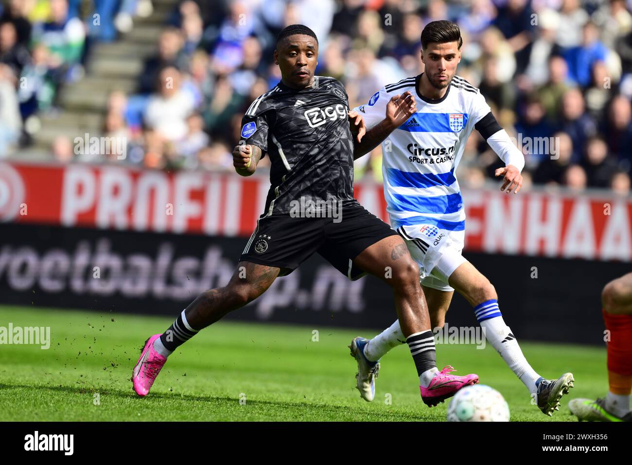 Anouar el azzouzi steven bergwijn hi-res stock photography and images - Alamy