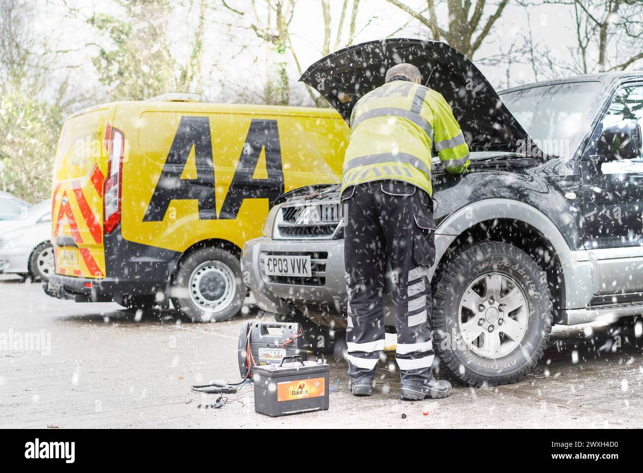 Emergency services vehicle hi-res stock photography and images - Alamy
