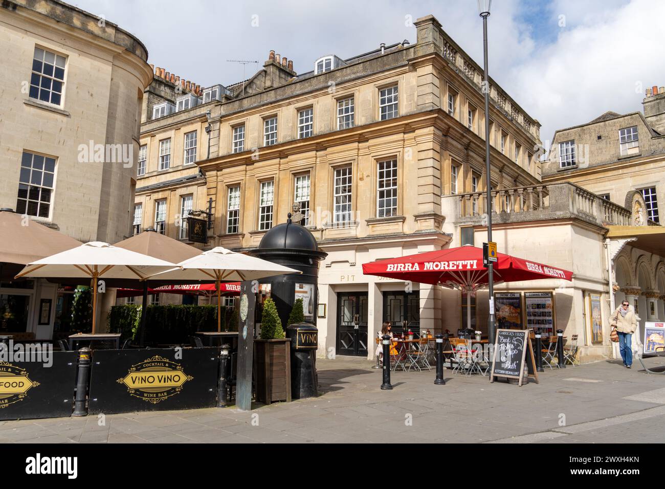 Street scene in the historic city of Bath, Somerset, UK, including ...