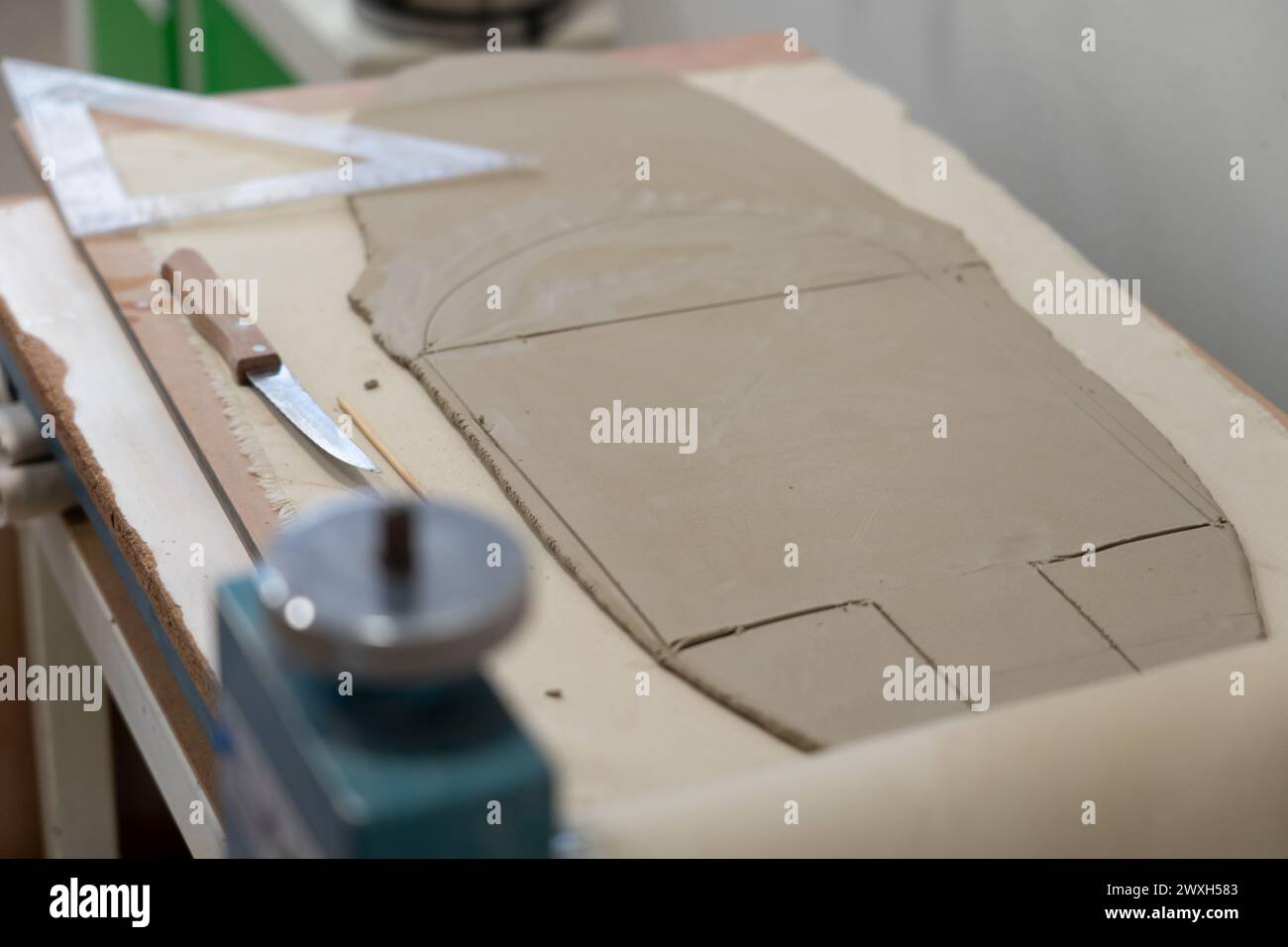 Clay sheet hi-res stock photography and images - Alamy