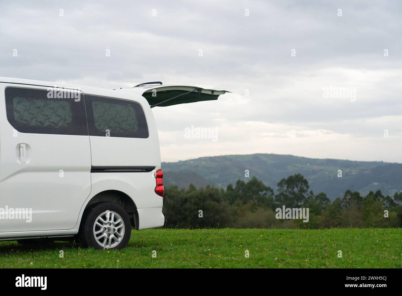 Camper in the natural setting hi-res stock photography and images - Alamy