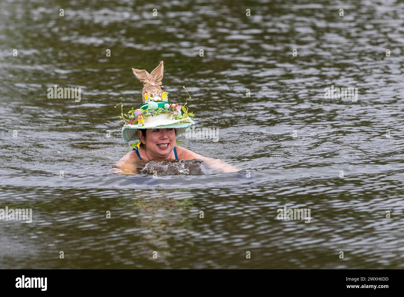 1130 Sunday 31st March, Lydney, Gloucestershire. UK: Easter ...