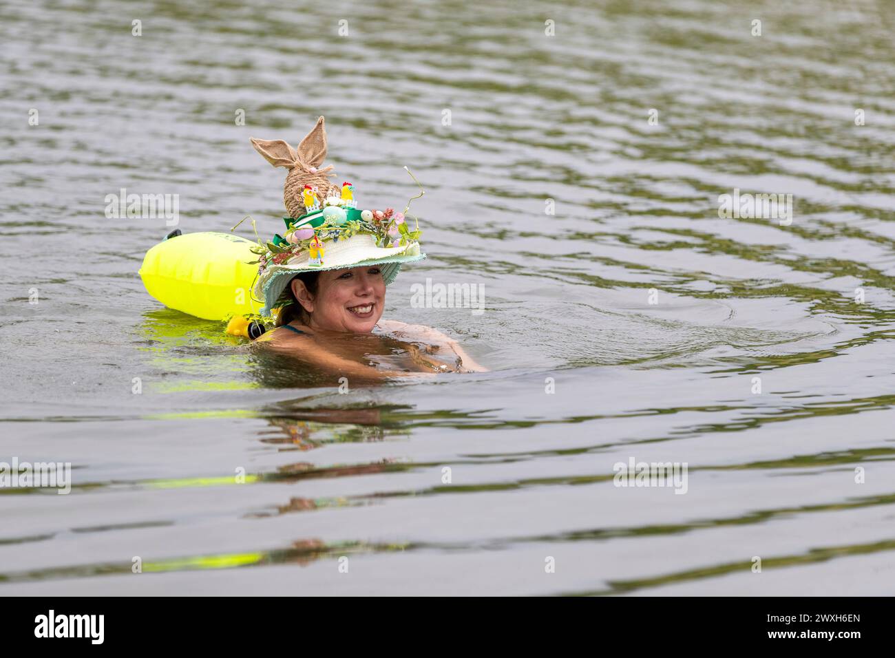 1130 Sunday 31st March, Lydney, Gloucestershire. UK: Easter ...