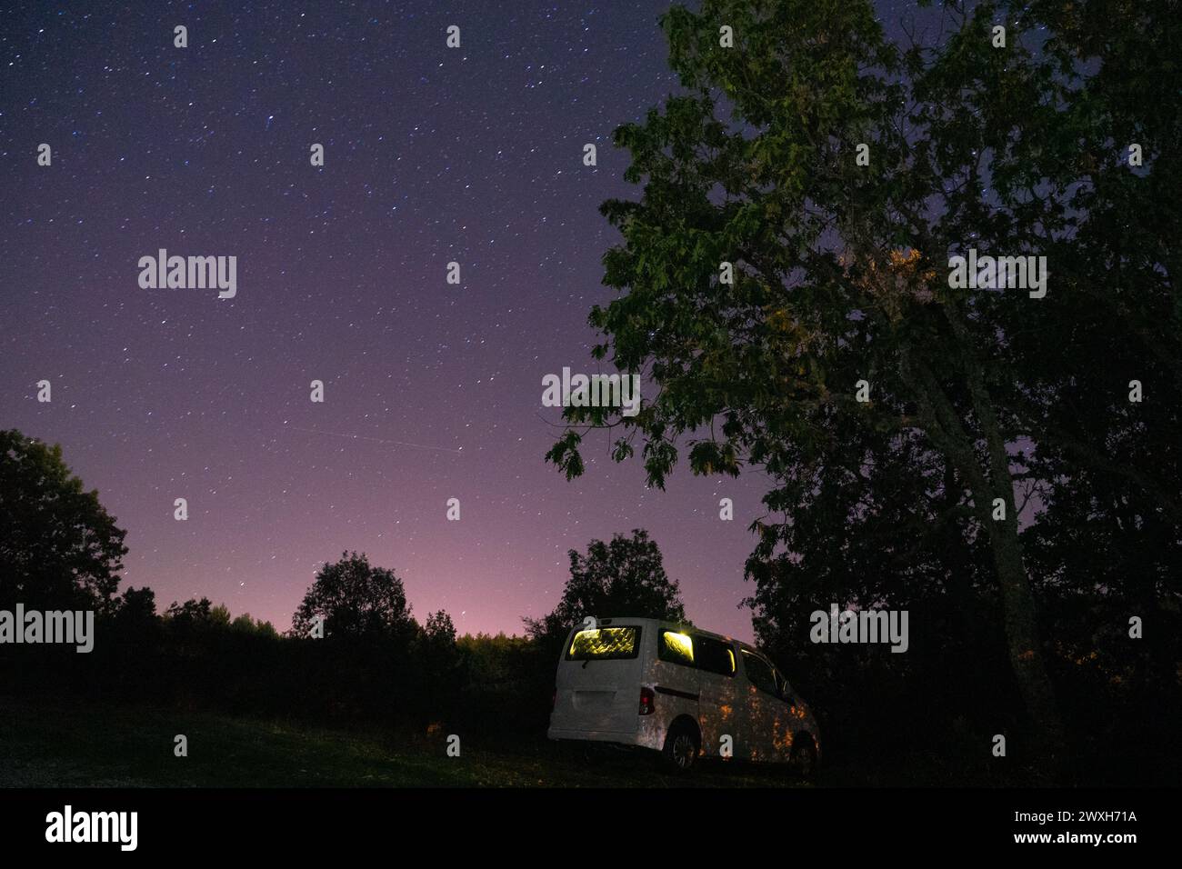 Van life at night hi-res stock photography and images - Alamy