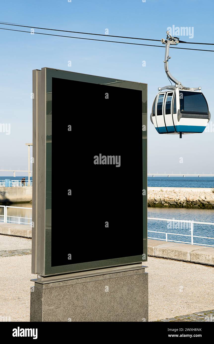 Large viewing screen hi-res stock photography and images - Alamy