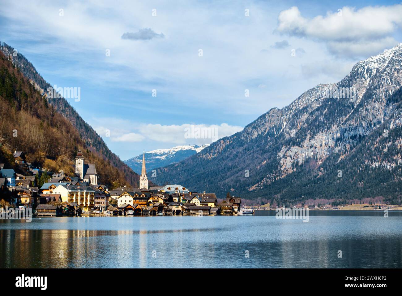 Charming waterside houses hi-res stock photography and images - Alamy
