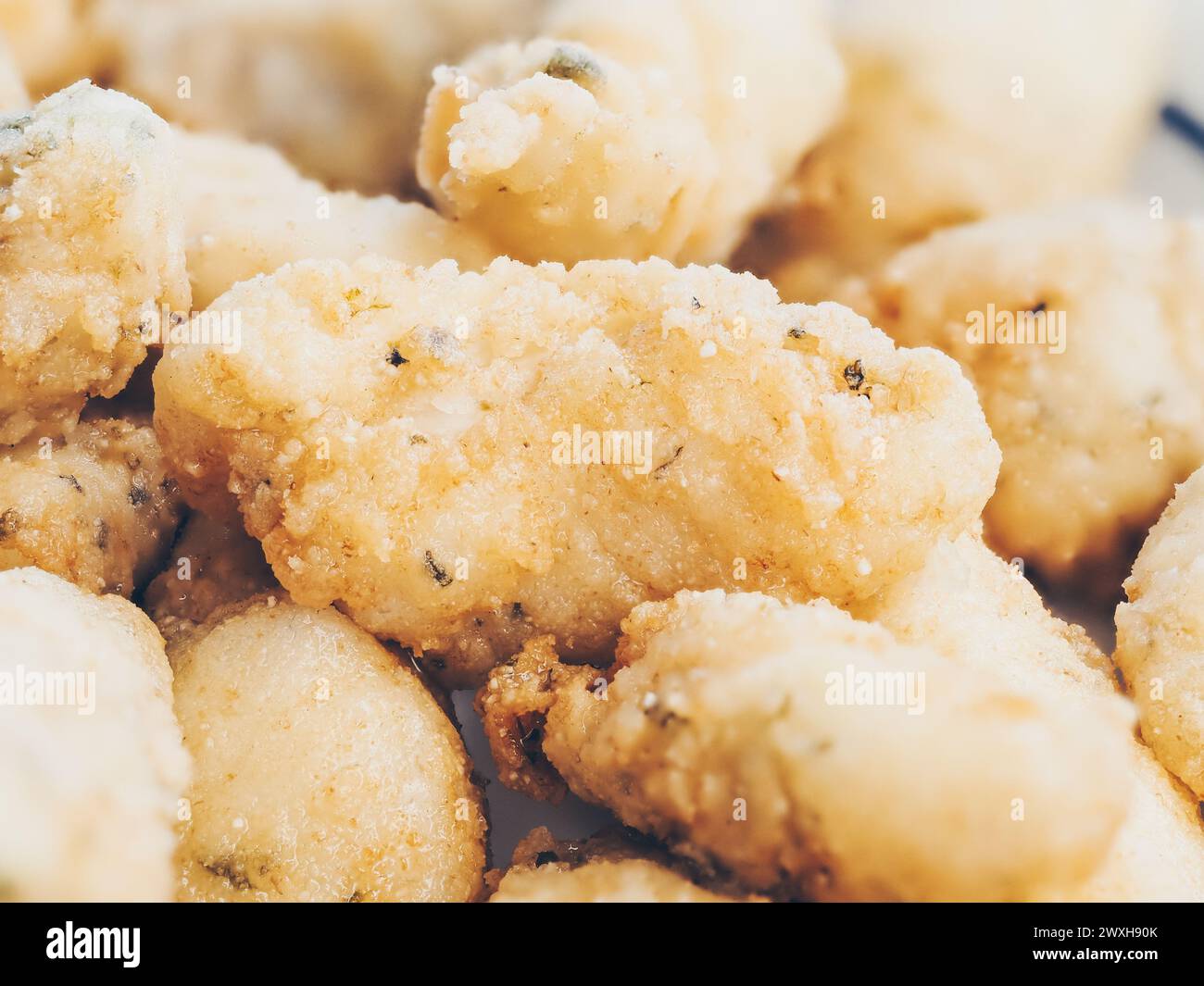 Closeup delectable crispy fried hi-res stock photography and images - Alamy