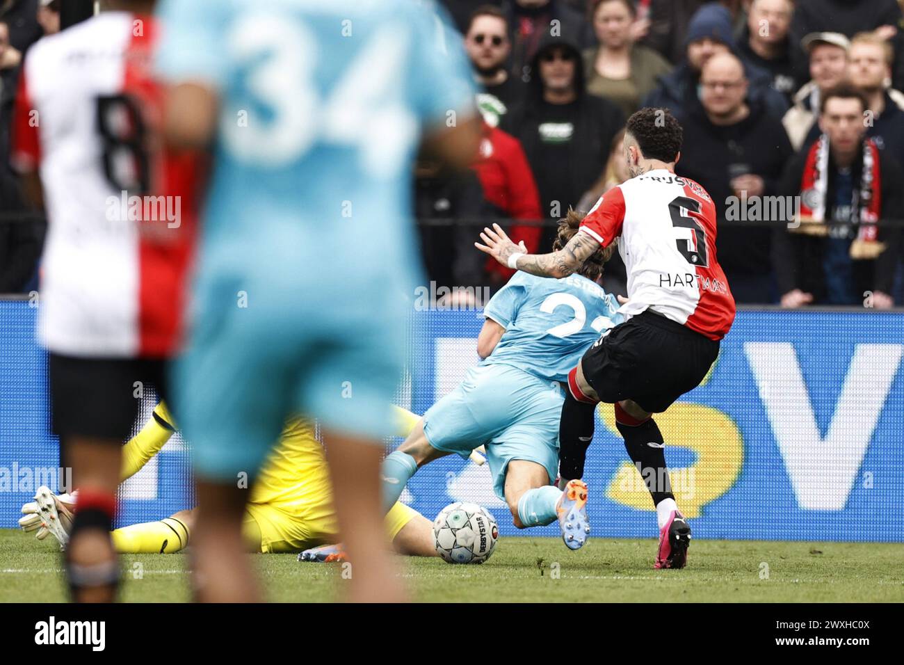 ROTTERDAM - (l-r) Feyenoord goalkeeper Timon Wellenreuther, Niklas ...