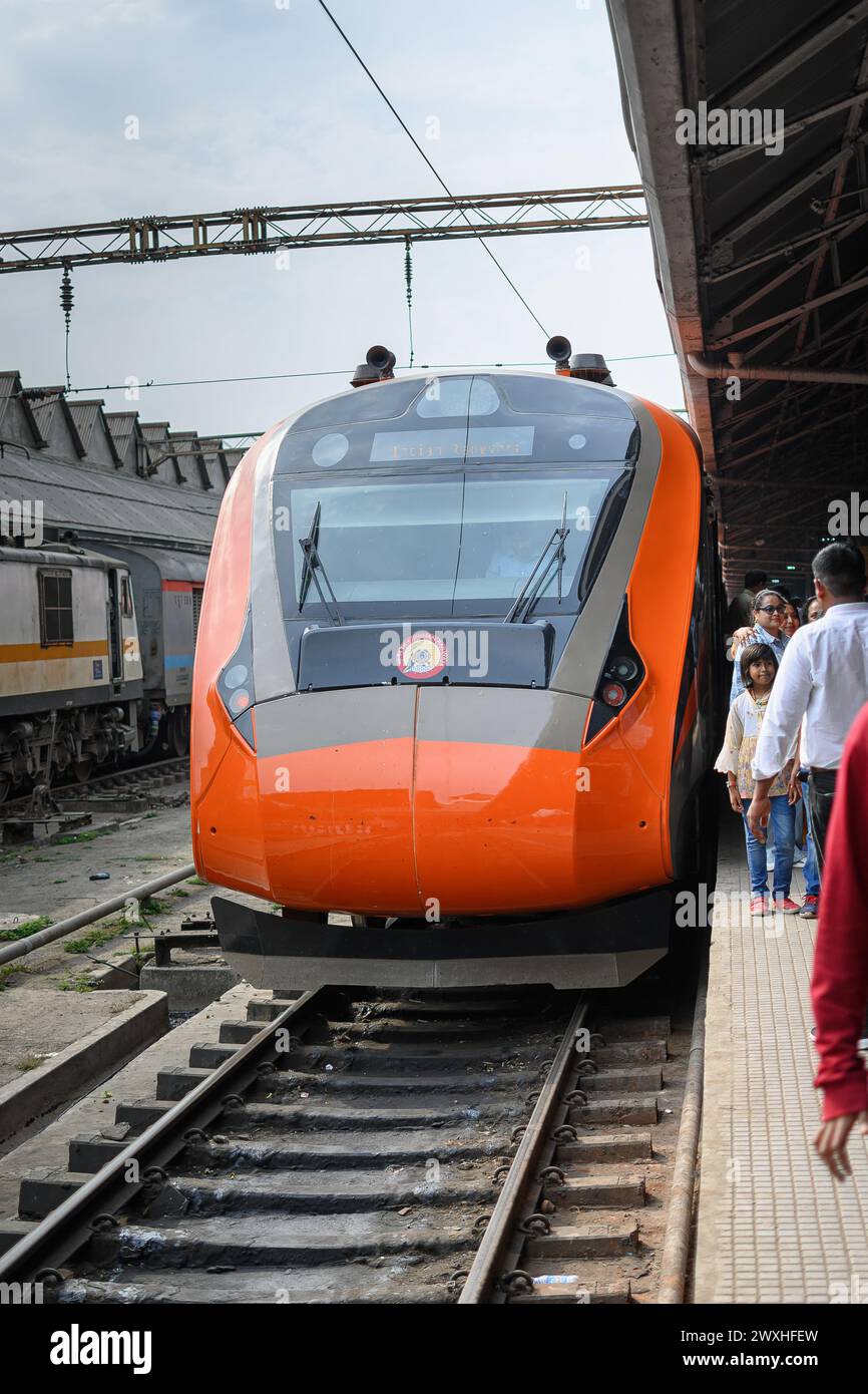 Vande bharat express hi-res stock photography and images - Alamy