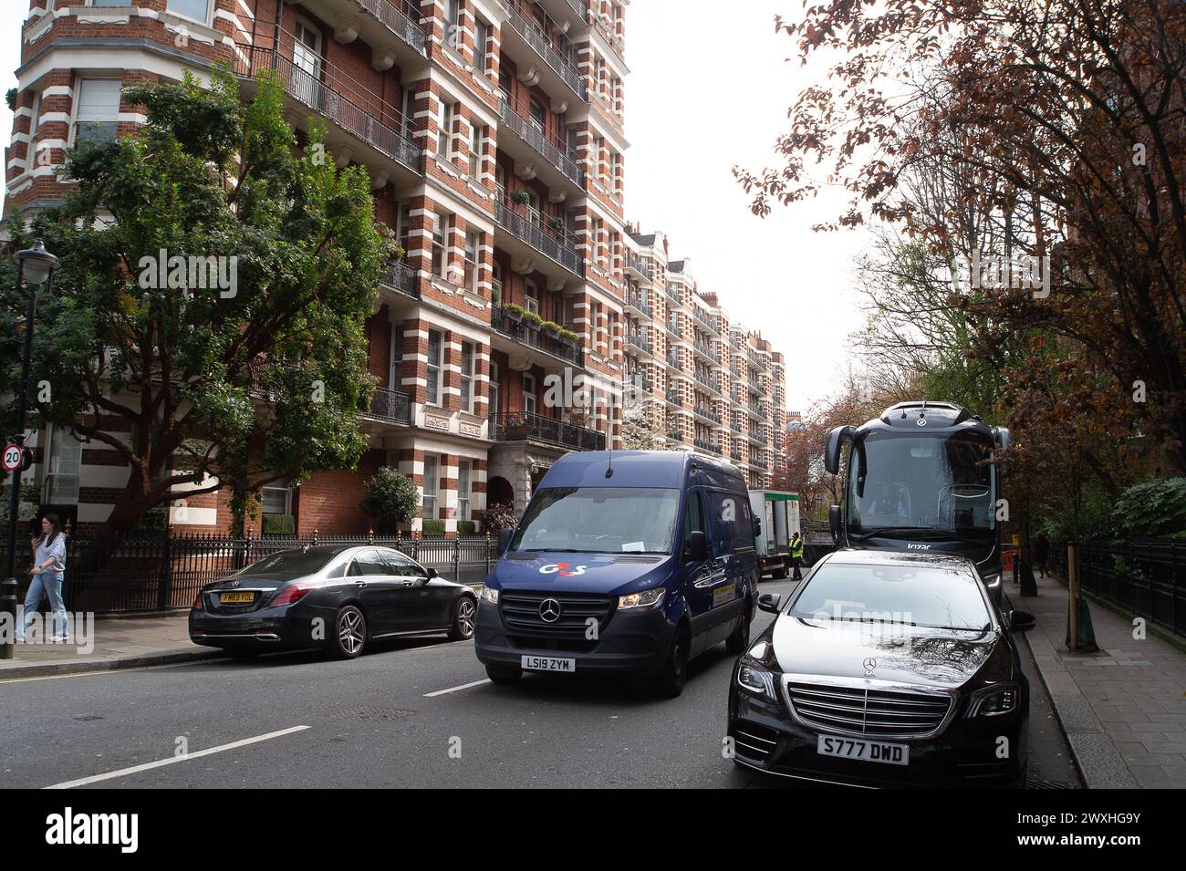 G4s van hi-res stock photography and images - Alamy