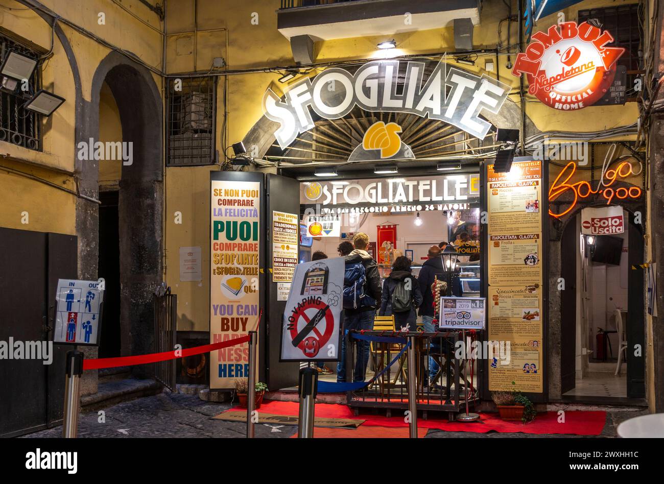 Bakery shop selling sfogliatelle a Neapolitan pastry, shell-shaped ...