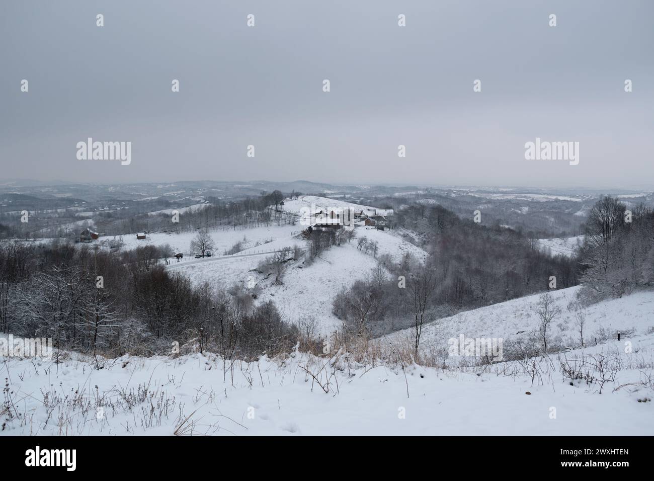 Countryside house landscape hi-res stock photography and images - Alamy