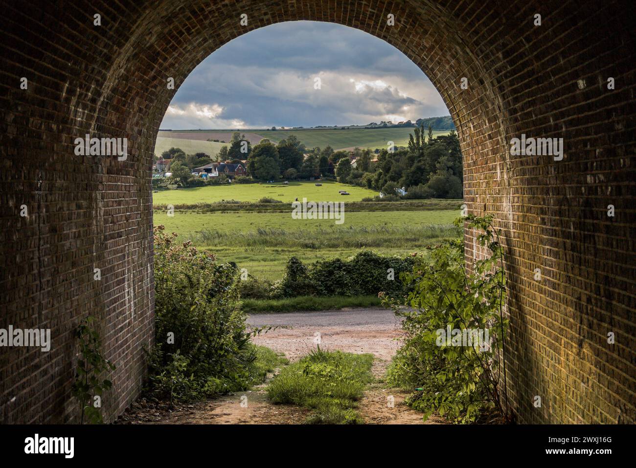 Brick arch tunnel hi-res stock photography and images - Alamy