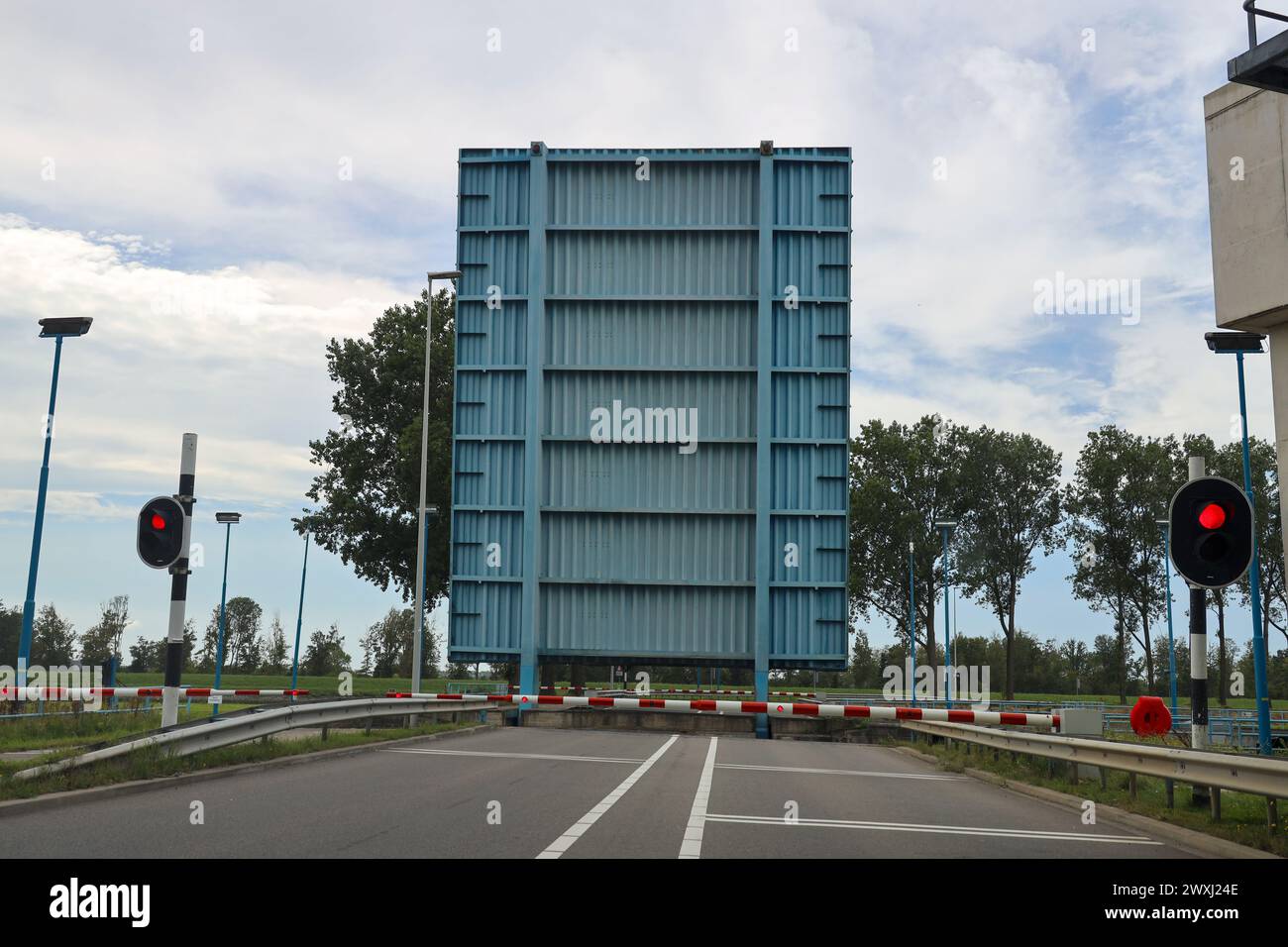 Bridge at sluice at Neckarweg in the port of Rotterdam in the ...