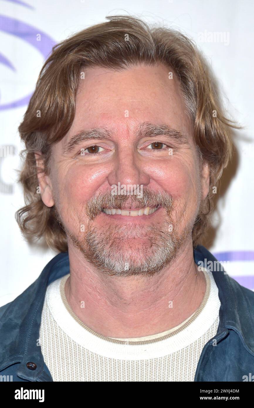 Chris Sheridan beim Photocall zur SyFy-Serie 'Resident Alien' auf der WonderCon 2024 im Anaheim ...