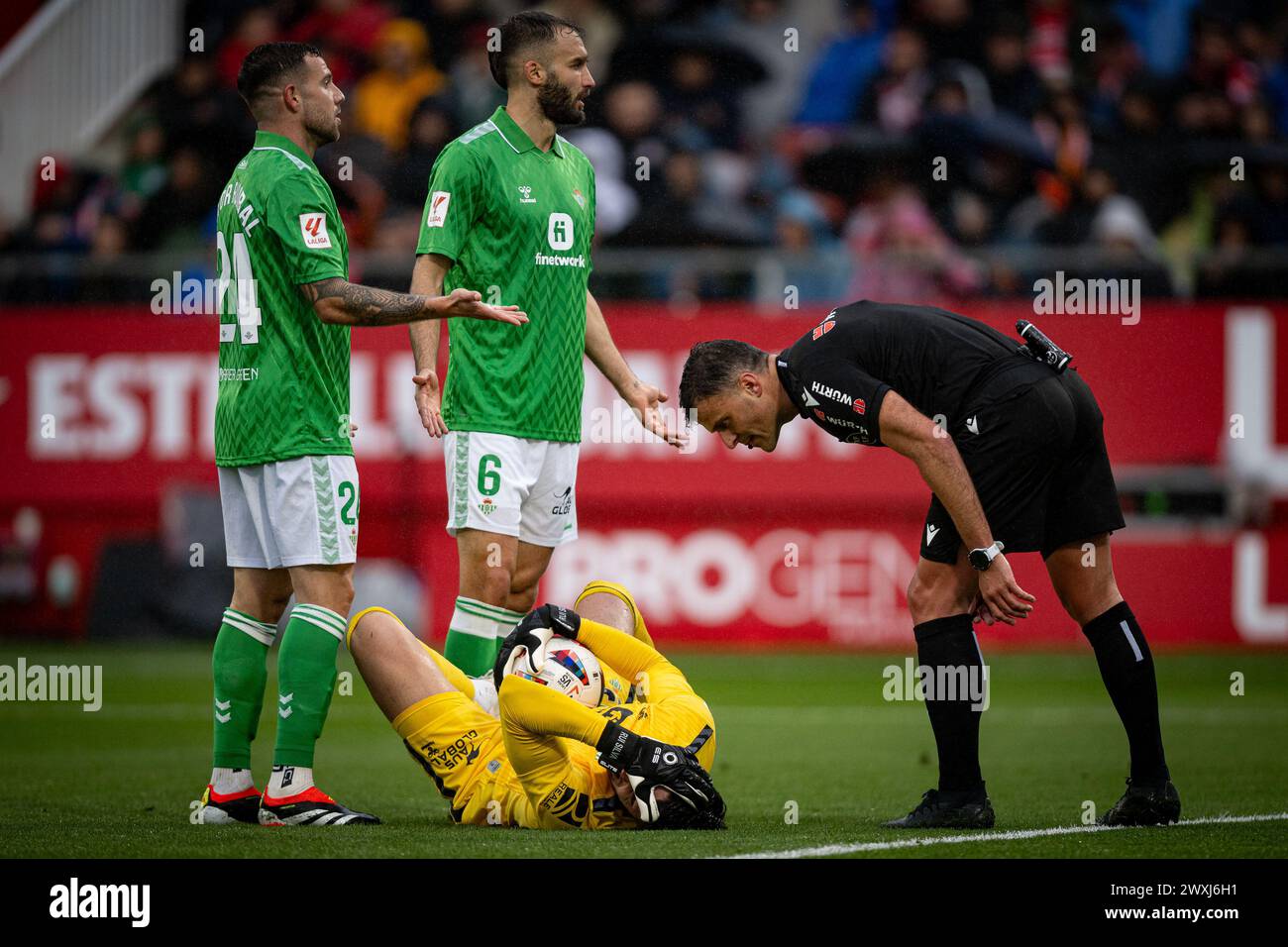 Girona, Spain. 31st Mar, 2024. Goalkeeper Rui Silva (Betis) during a La ...