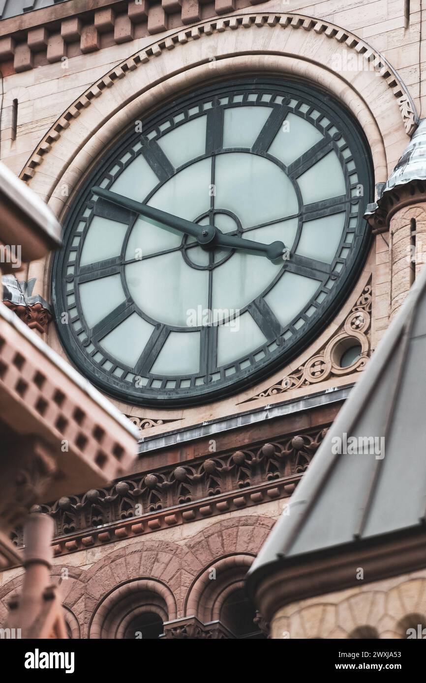 Colonial architectural features or details in Old City Hall Building ...