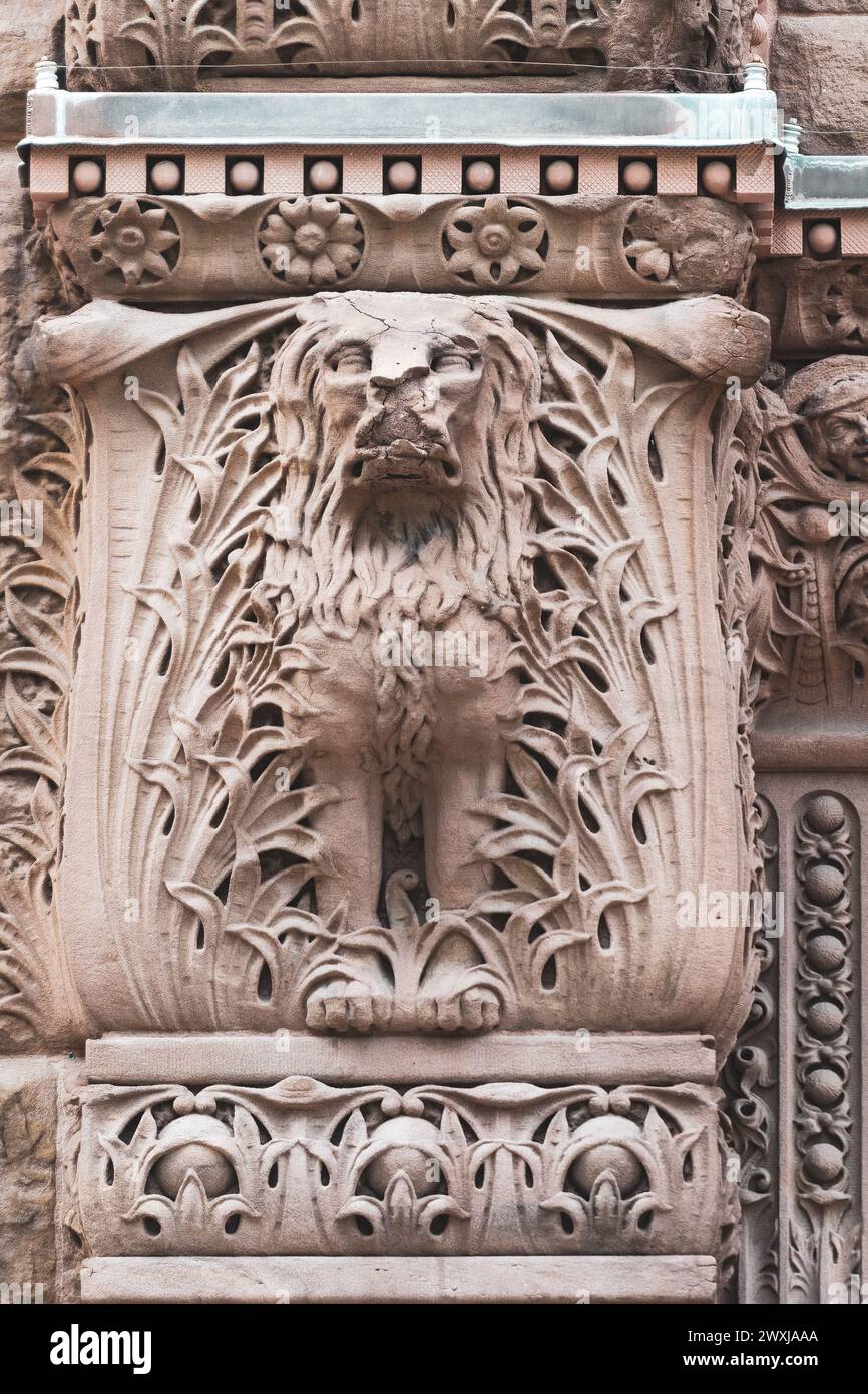 Colonial architectural features or details in Old City Hall Building ...