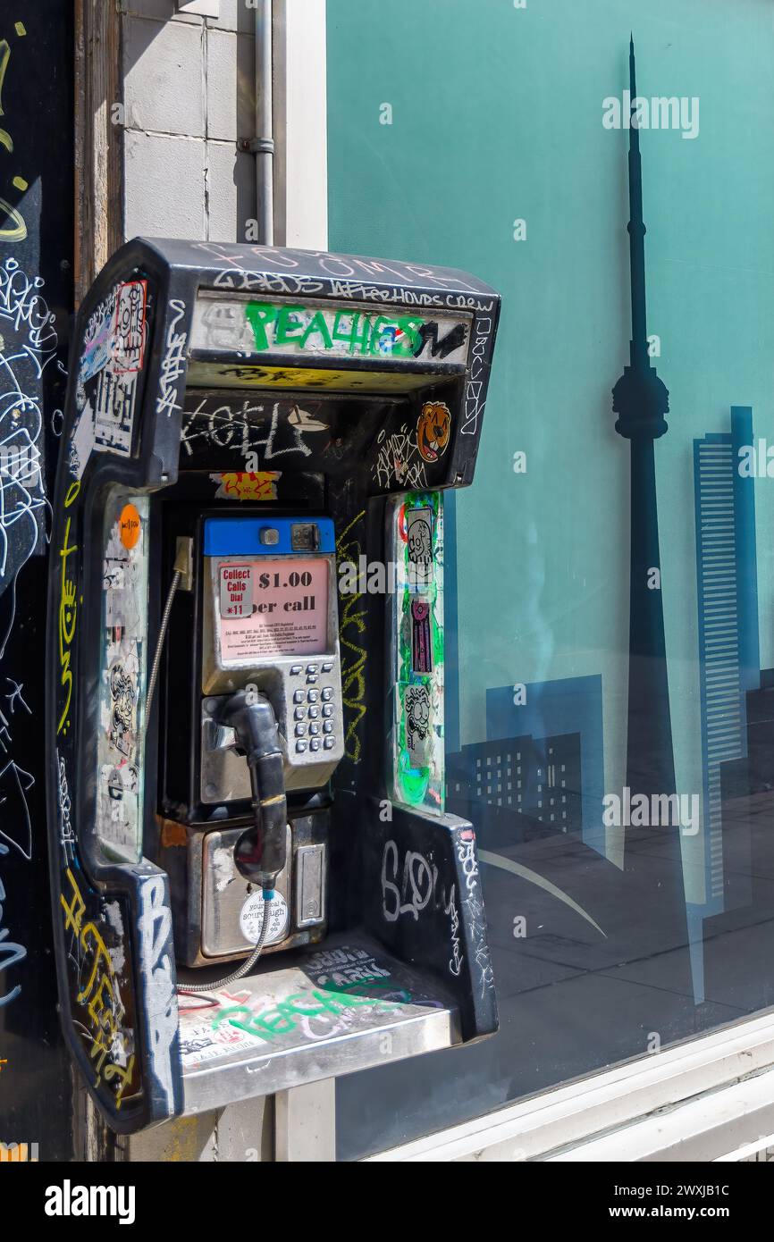 Old fashioned payphone hi-res stock photography and images - Alamy