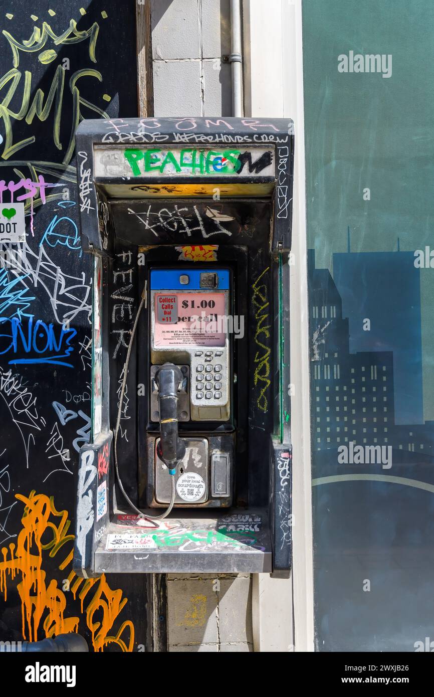 Old fashioned payphone hi-res stock photography and images - Alamy