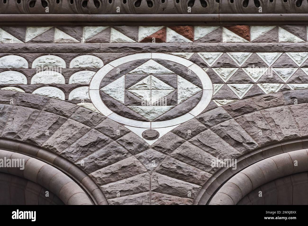 Colonial architectural features or details in Old City Hall Building ...