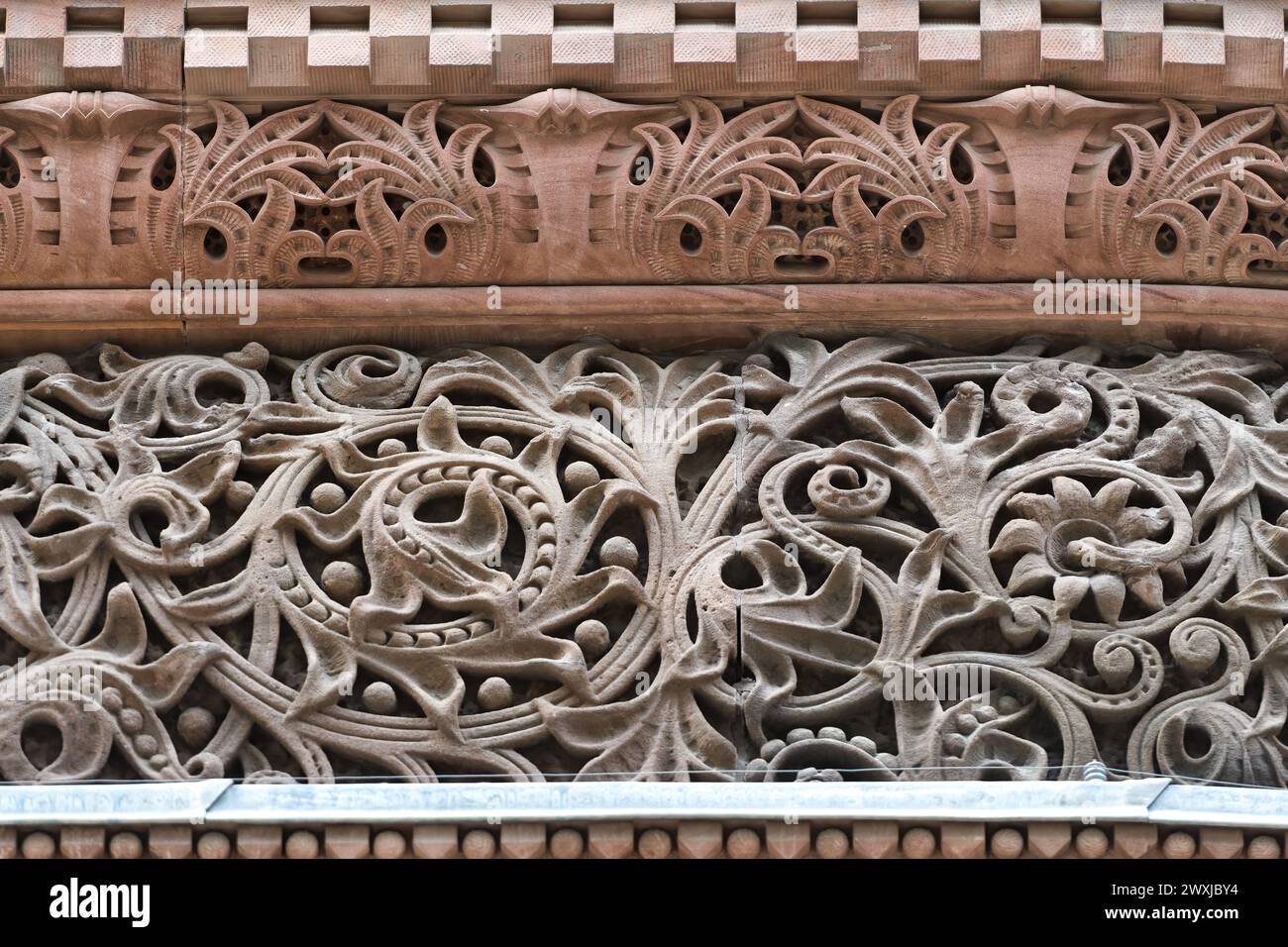 Colonial architectural features or details in Old City Hall Building ...