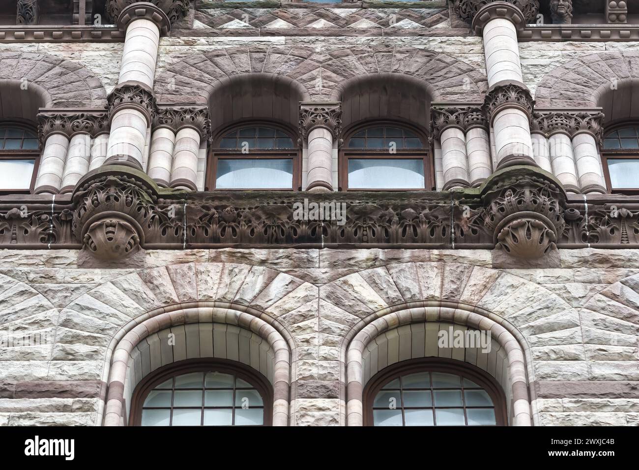 Colonial architectural features or details in Old City Hall Building ...