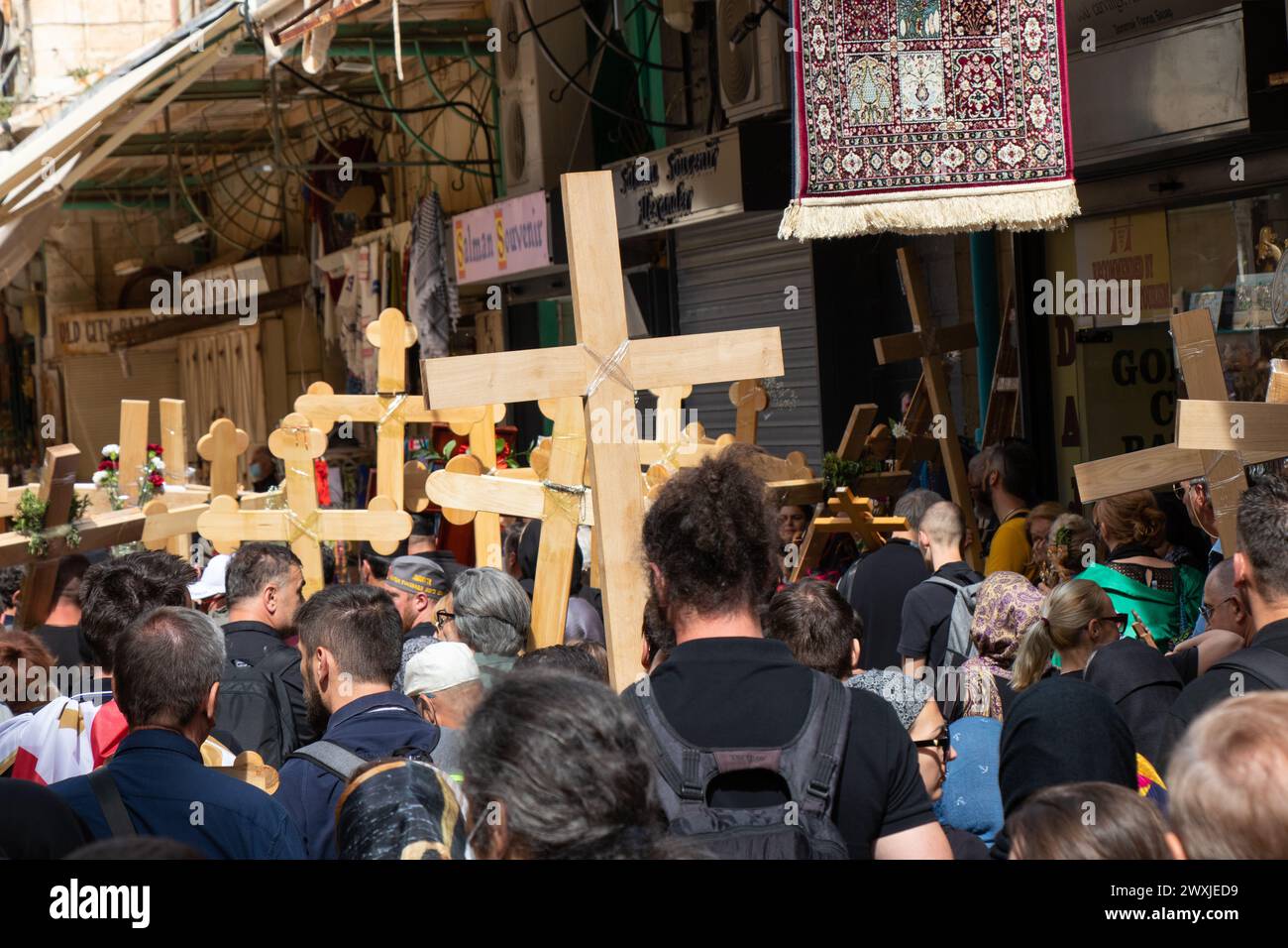 Pilgrims in Jerusalem going to Holy Sepulcher for Procession. Easter in ...
