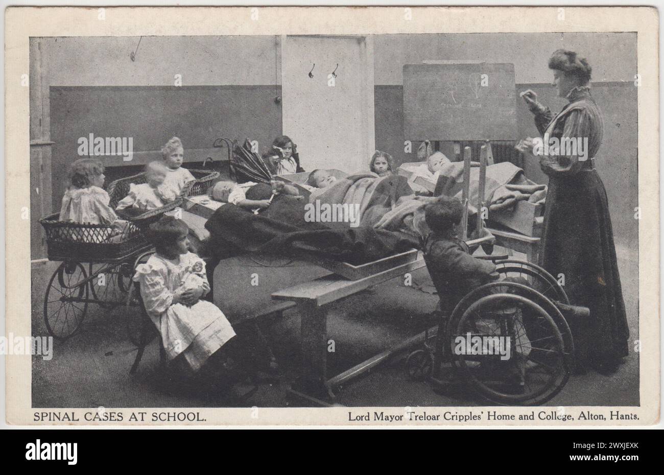 Edwardian school classroom hi-res stock photography and images - Alamy
