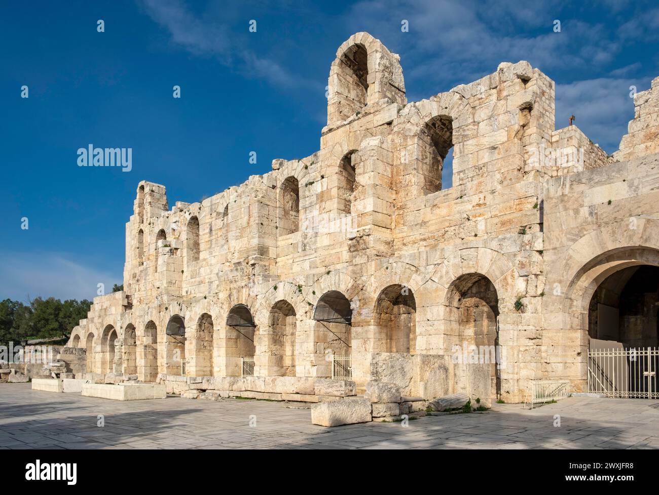 Odeon herodes atticus stone roman hi-res stock photography and images ...
