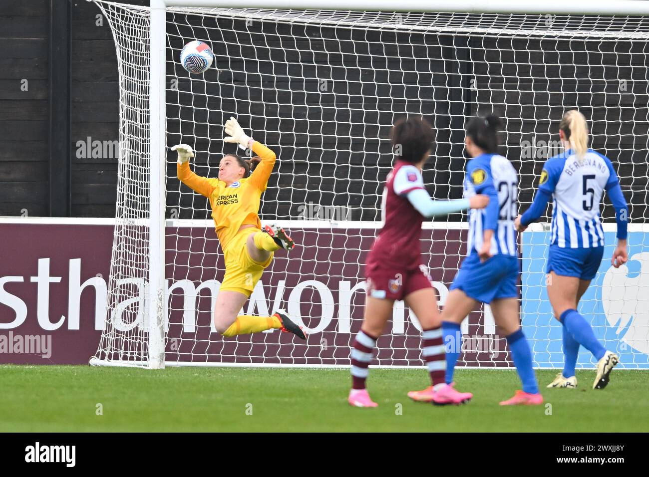 Dagenham, Kent, UK. Sunday 31st March 2024.Goalkeeper Sophie Baggaley ...