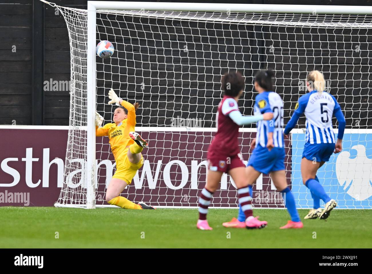 Dagenham, Kent, UK. Sunday 31st March 2024.Goalkeeper Sophie Baggaley ...