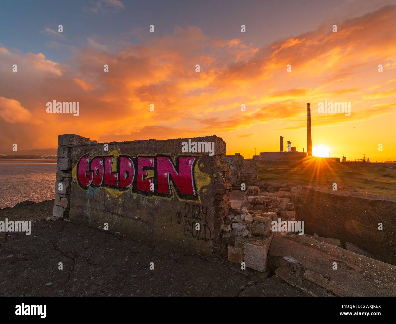 Graffiti on wall sunset hi-res stock photography and images - Alamy