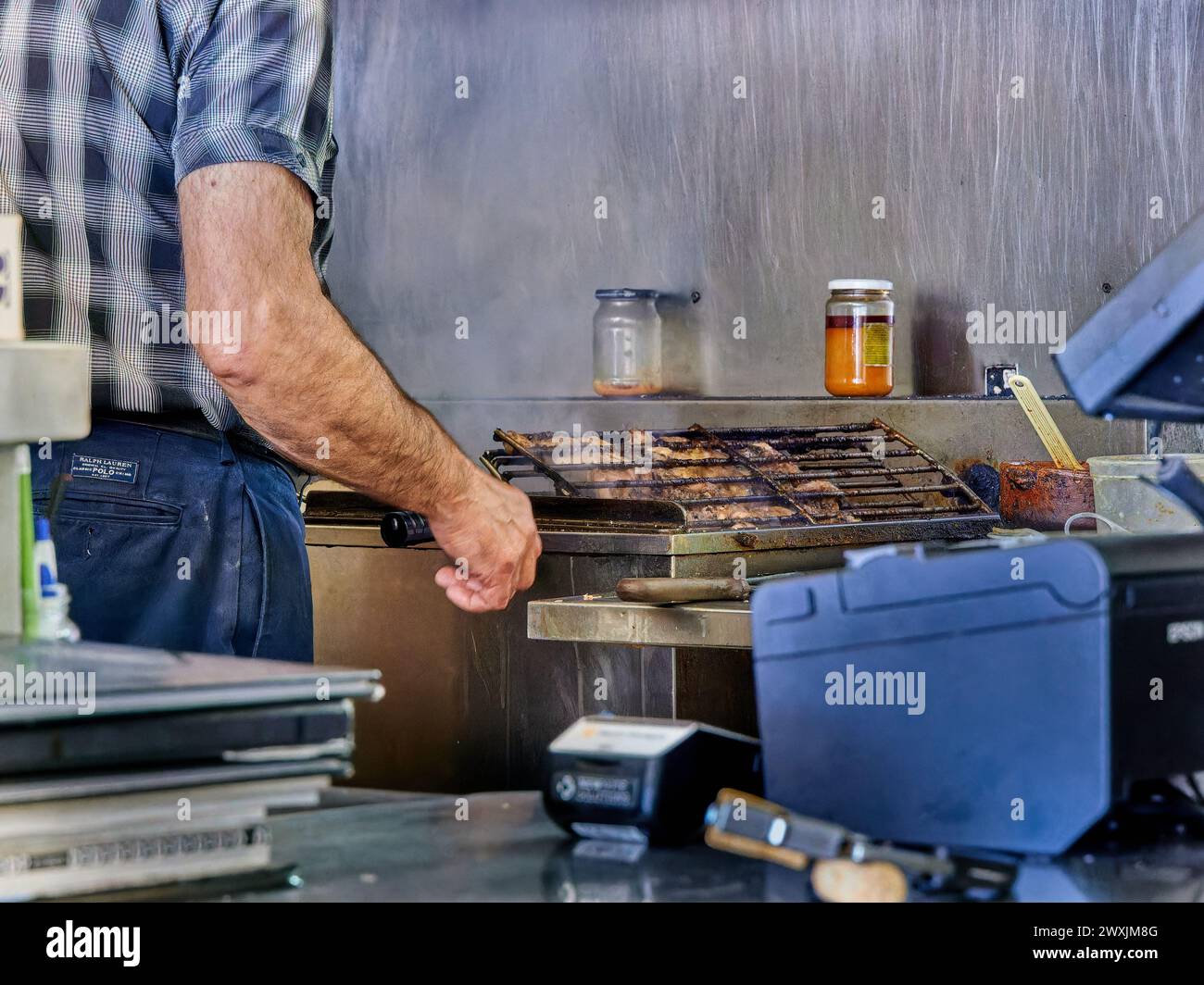 Visible chef hi-res stock photography and images - Alamy