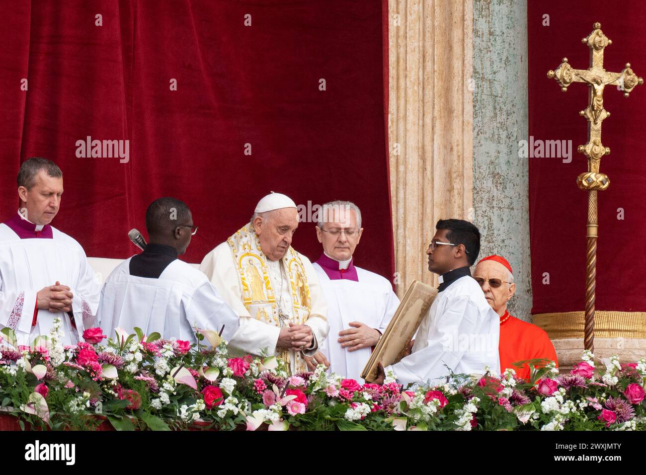 Vatican, Vatican. 31st Mar, 2024. Pope Francis delivers the Urbi et ...