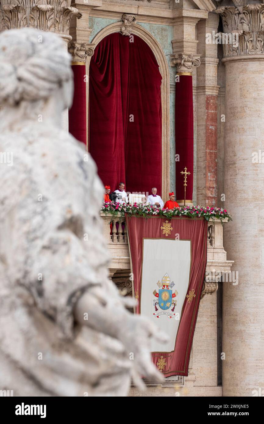 Pope Francis delivers his speech 'To the City and the World' from the ...