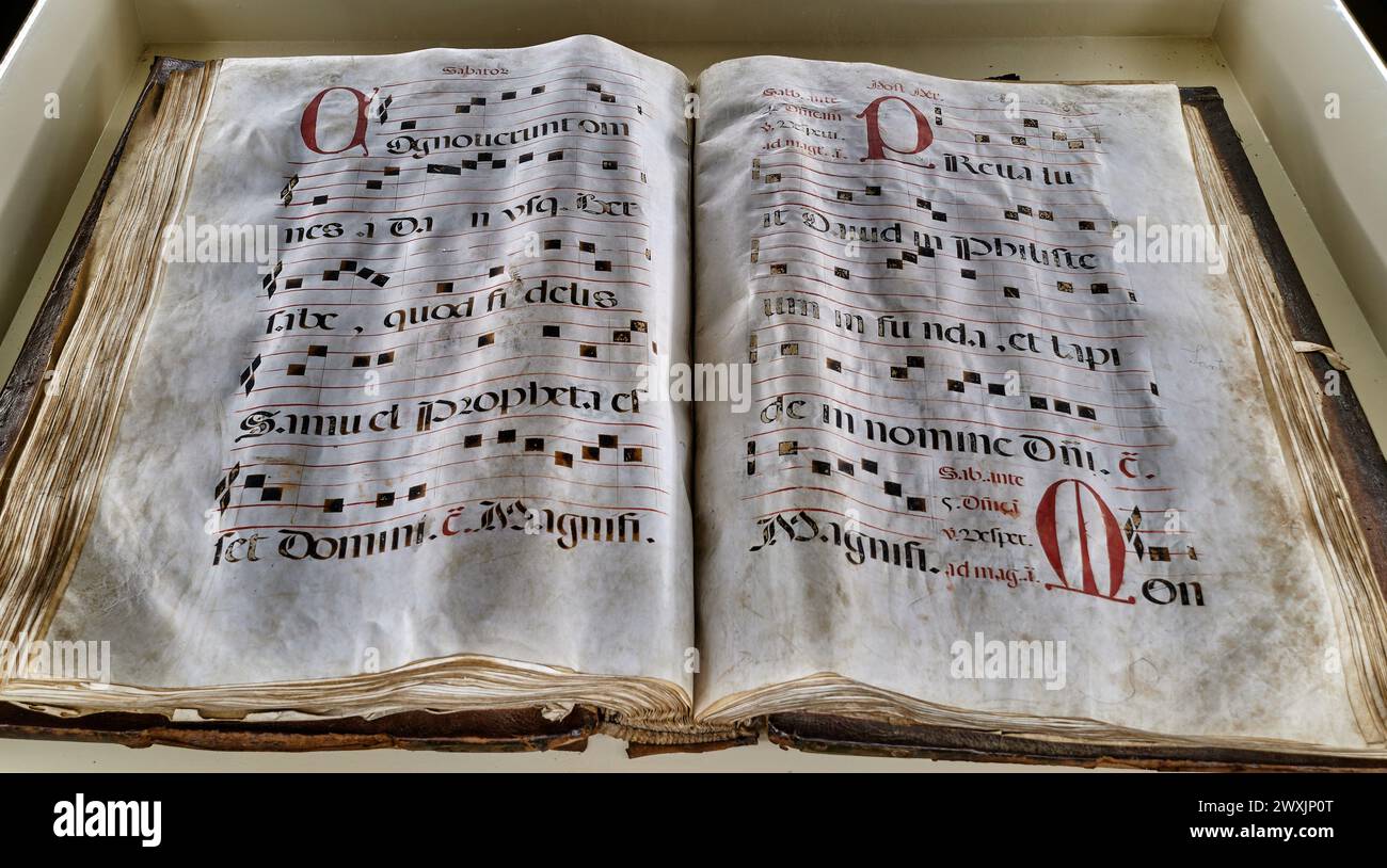 Musical notation stand hi-res stock photography and images - Alamy