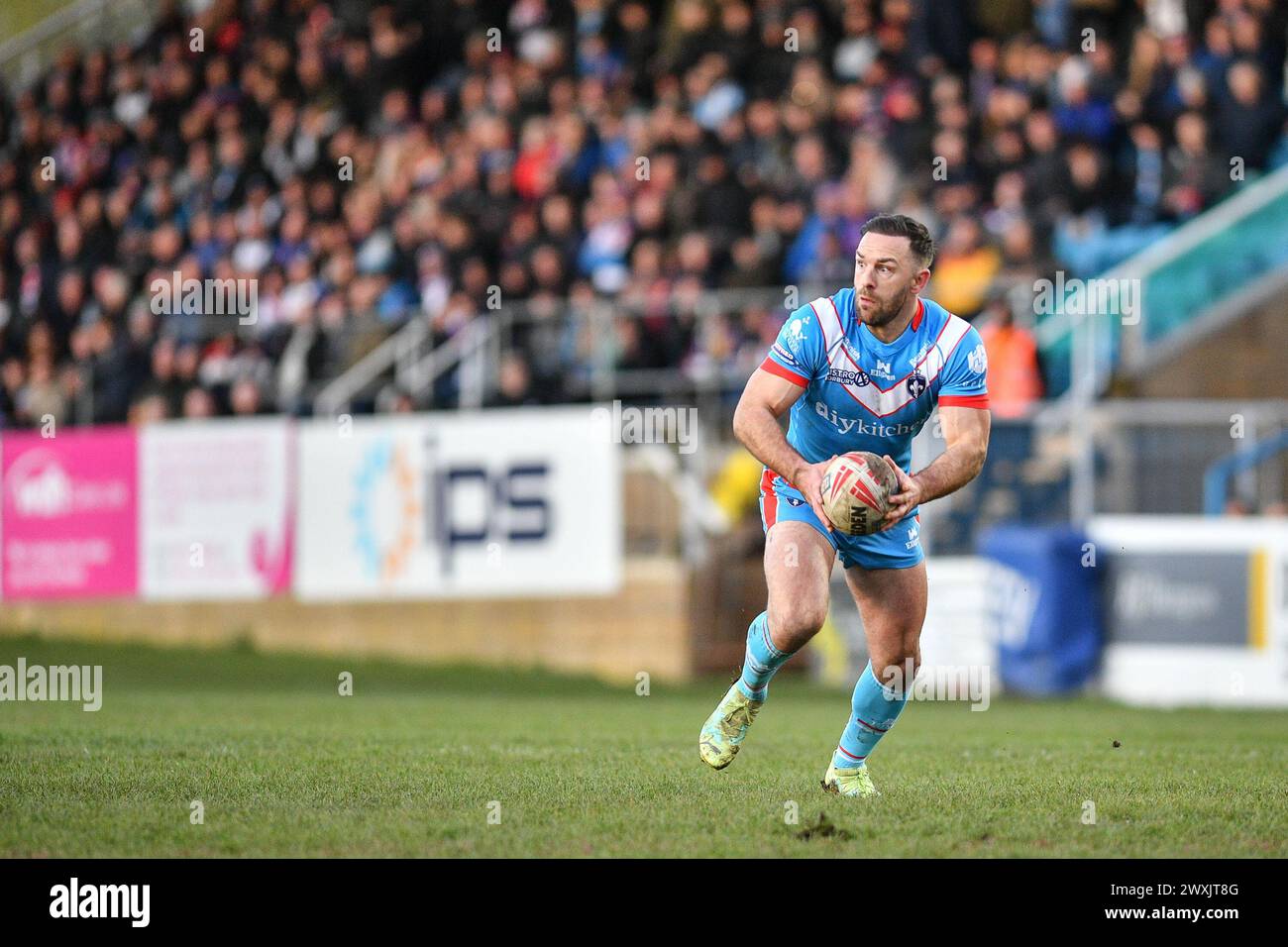 Featherstone, England - 29th March 2024 Wakefield Trinity's Luke Gale ...
