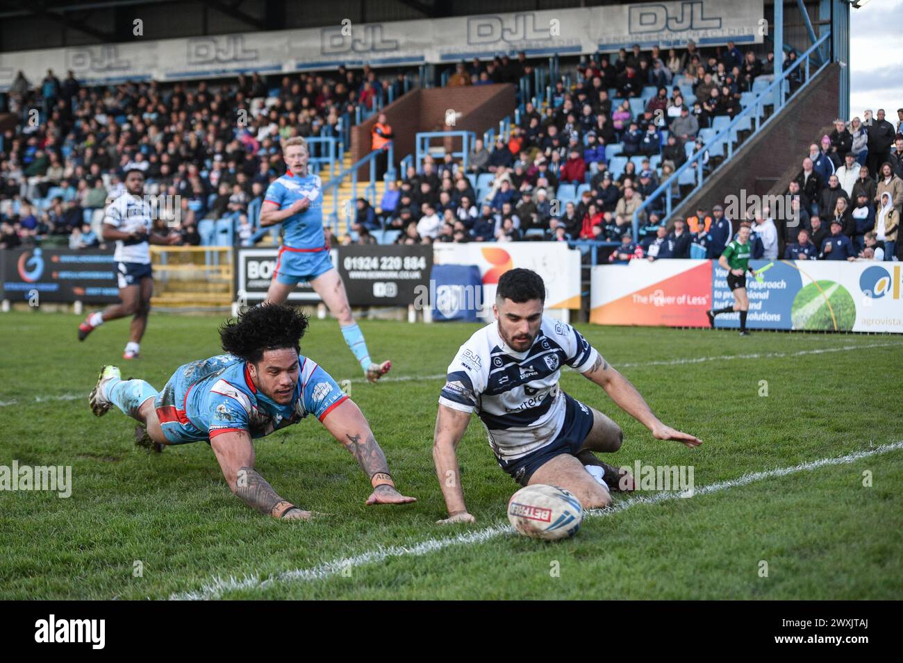 Featherstone, England - 29th March 2024 Wakefield Trinity's Renouf ...