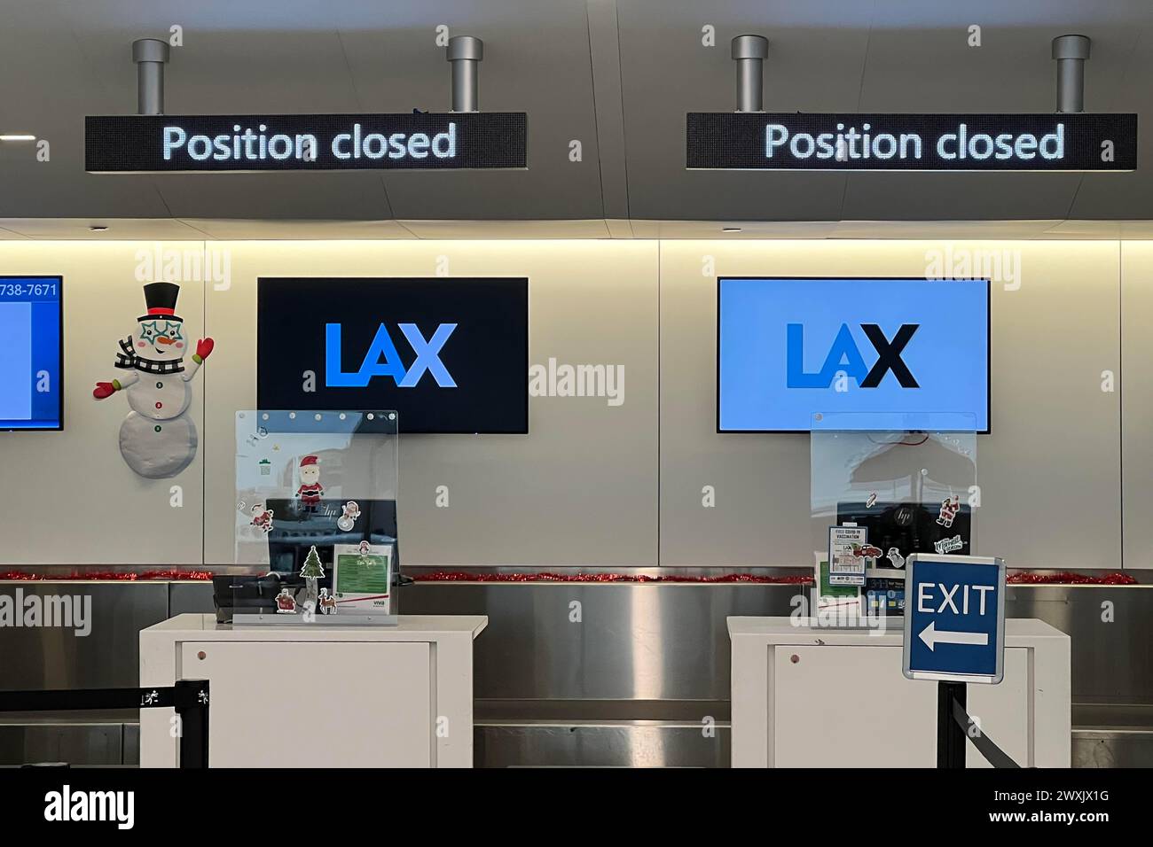 Ticket counters los angeles international airport hi-res stock ...