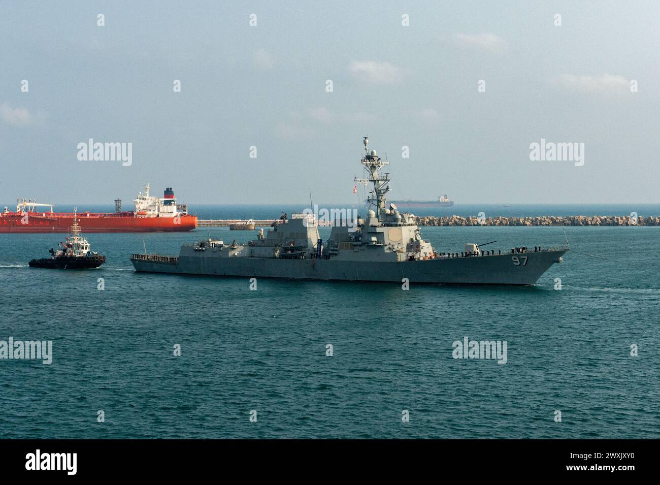 The Arleigh-Burke class guided-missile destroyer USS Halsey (DDG 97 ...