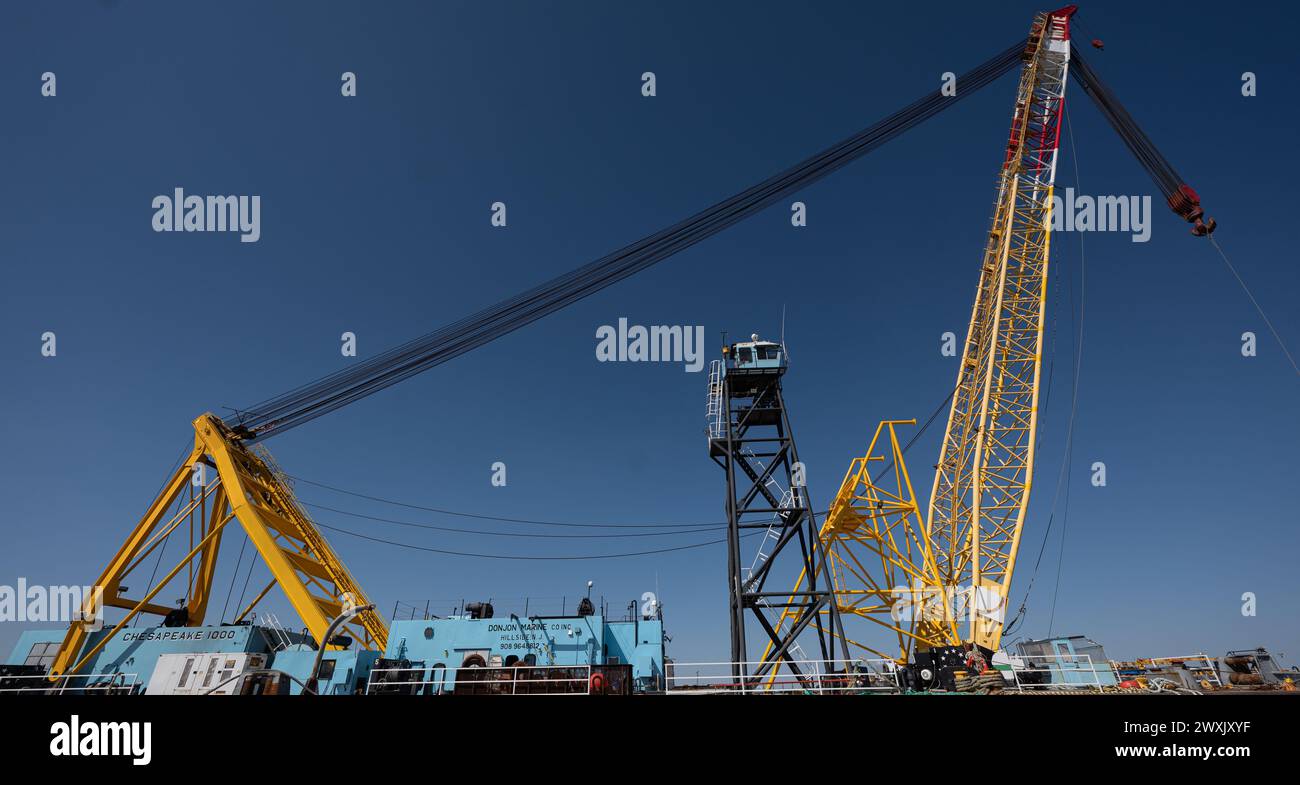 PATAPSCO RIVER (March, 29 2024) The Chesapeake, a 1000-ton lift ...